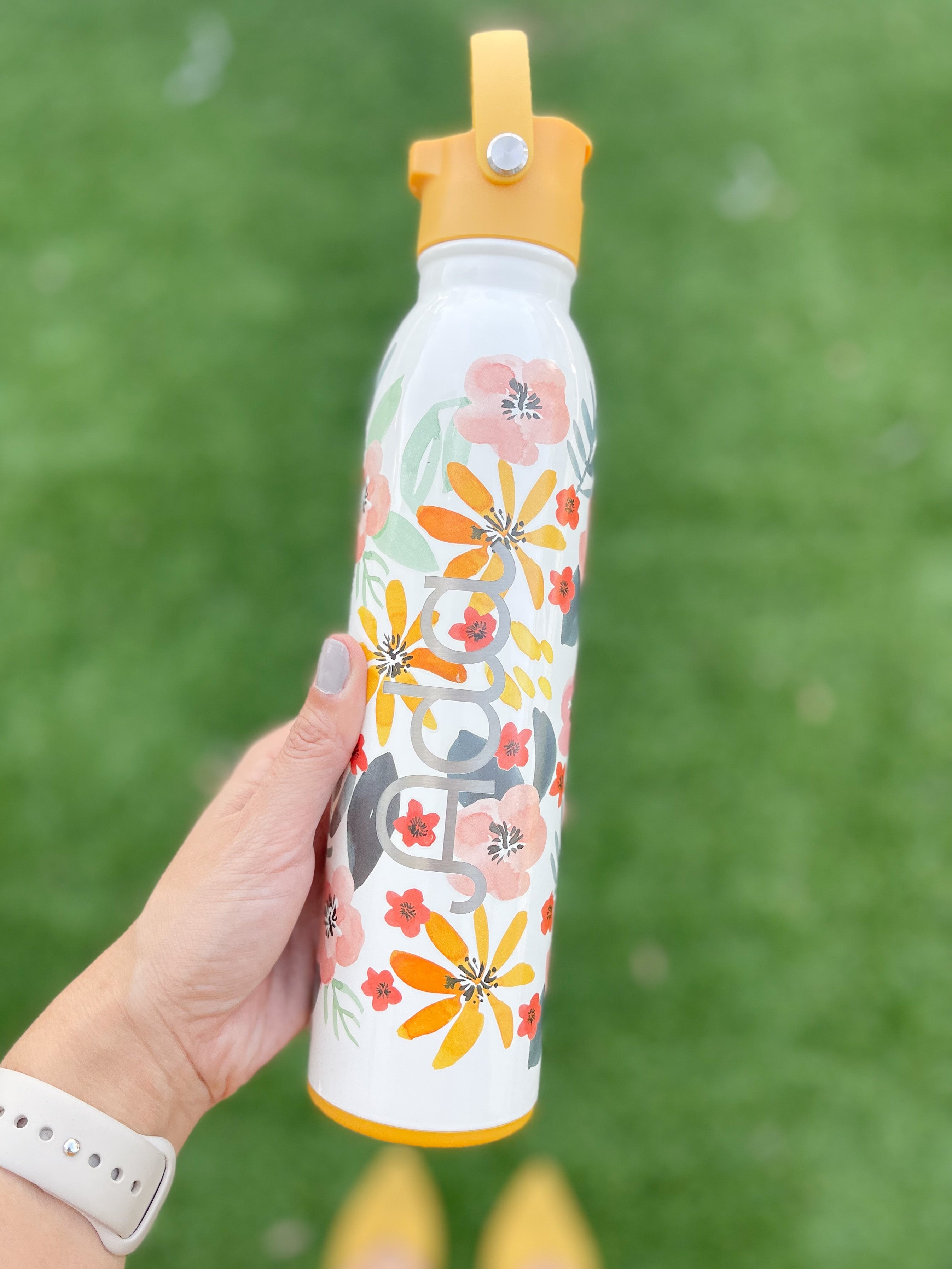 Swig 20oz Insulated Flip & Sip Bottle – Yellow Bess